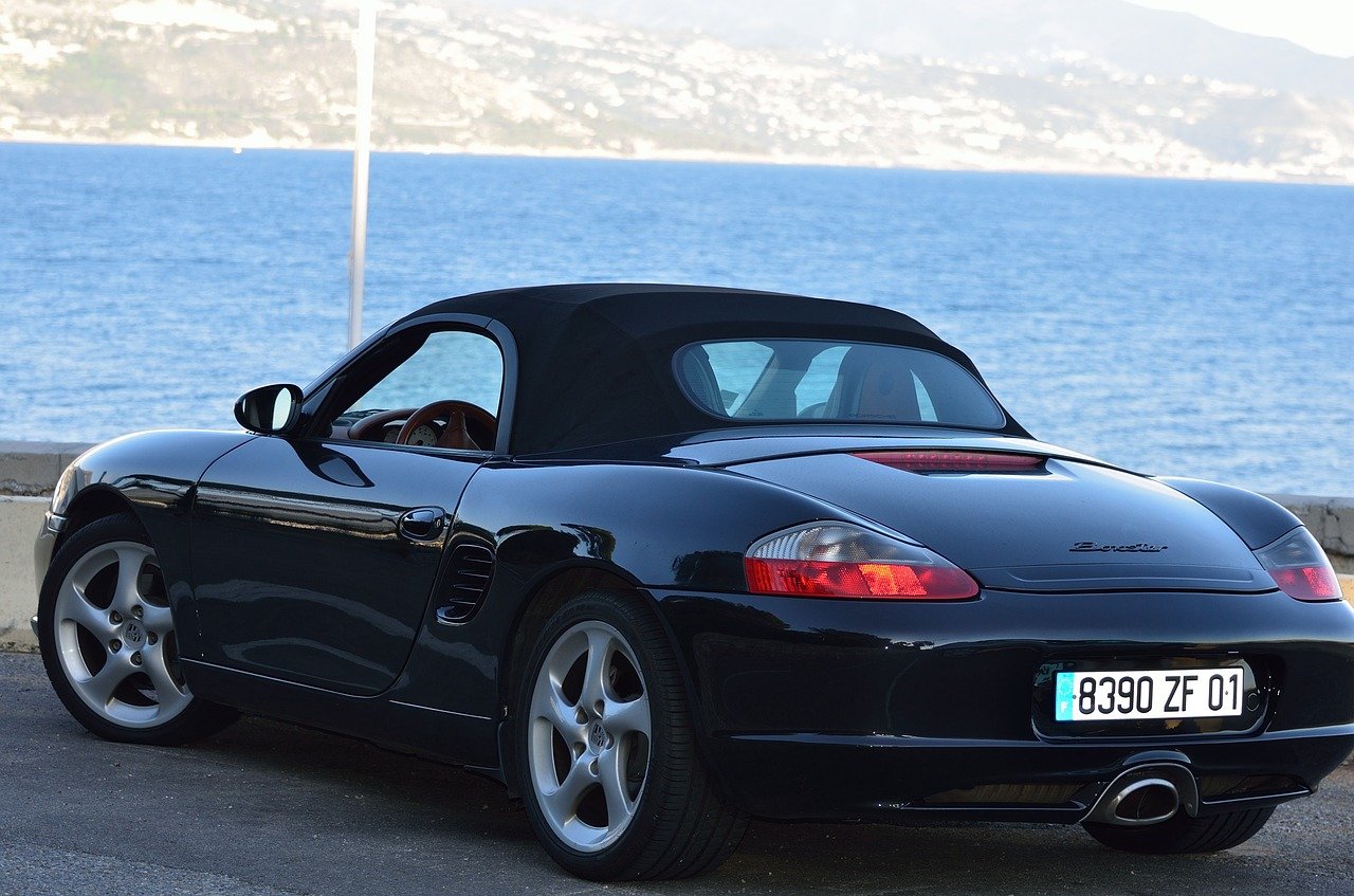 Float like a Butterfly, Sting like a Bee - The Porsche Boxster