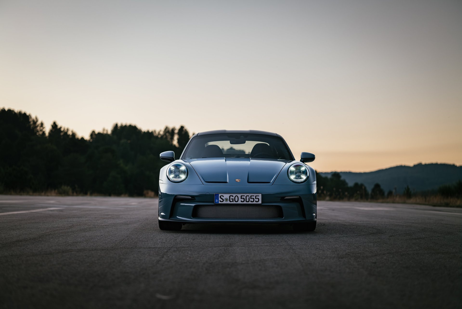 Porsche 911 S/T: The Lightweight Purist’s Dream | Design911 Articles