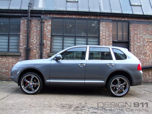 Porsche Cayenne MKI with 22" Style 957 Alloy Wheels | Design 911