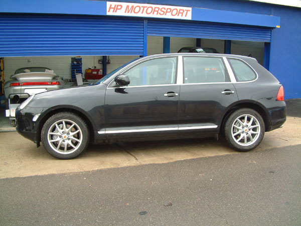 Porsche Cayenne MK1 fitted with SpeedArt spoilers | Design 911