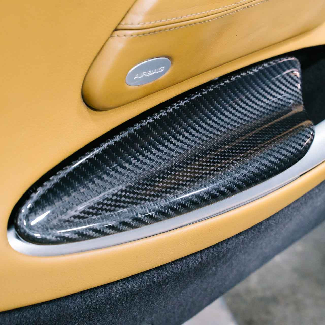 Carbon fibre arm rest. Porsche 986 Boxster - I109 | Design 911