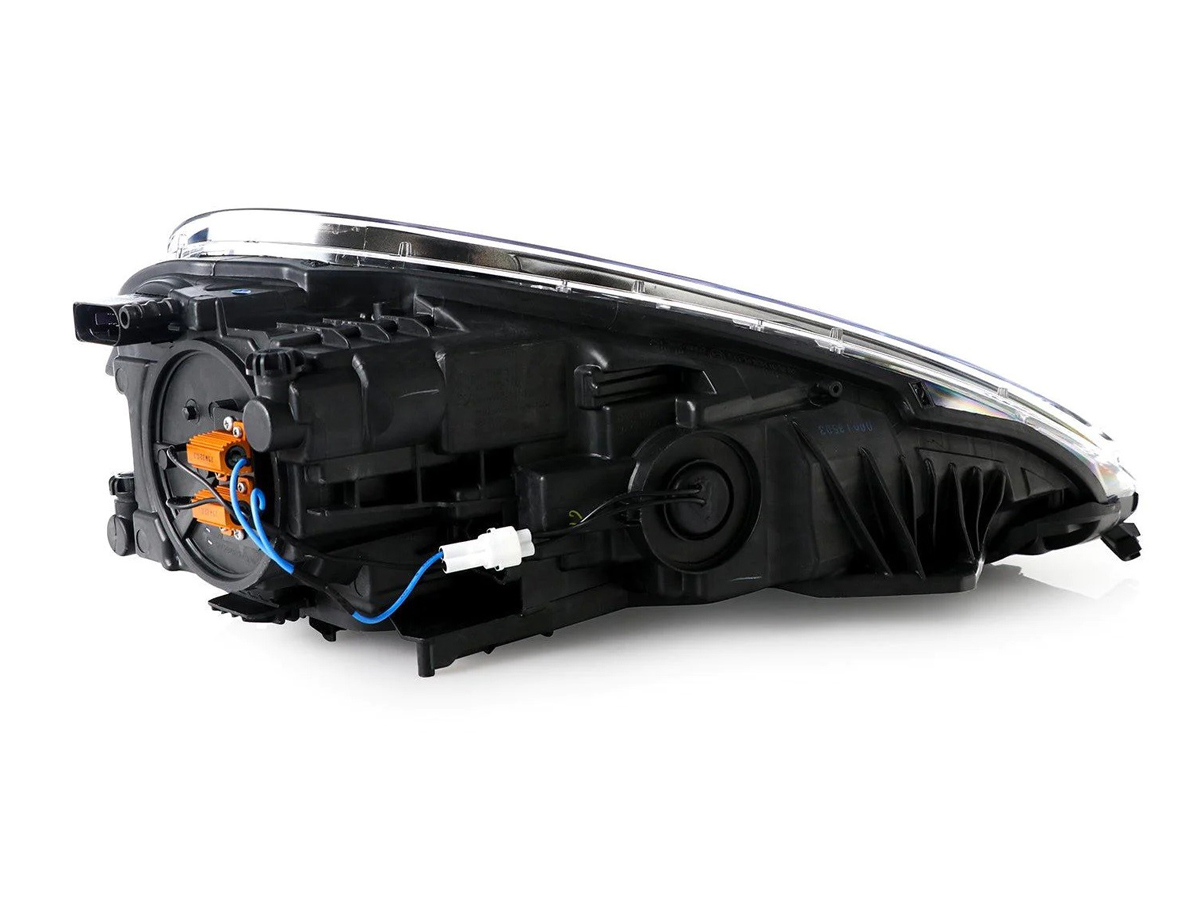 Porsche Macan 95B Headlamps set Black with PDSL PLUS-Style 2019 facelift look - 95B63101PDSL ...