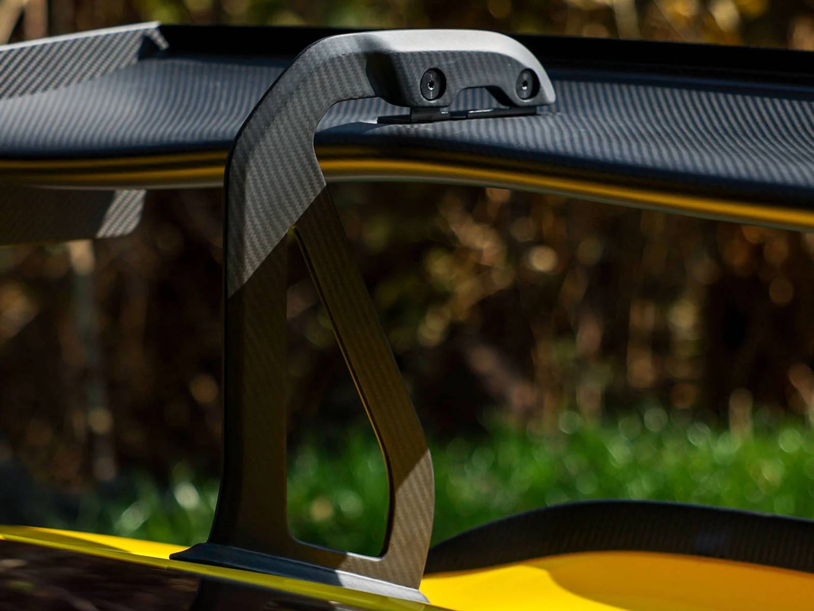 Rear wing swan neck riser set 3 inch dry carbon fibre. Porsche 718 GT4 ...