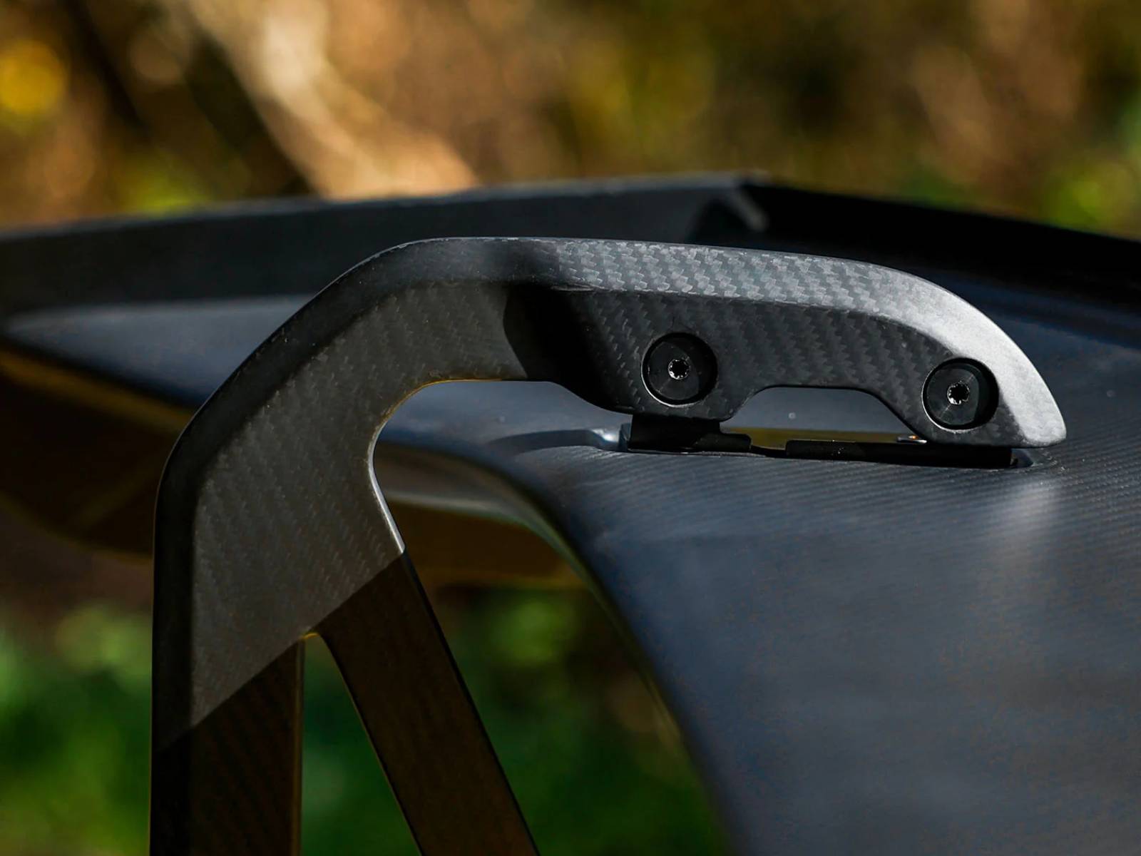 Rear wing swan neck riser set 3 inch dry carbon fibre. Porsche 718 GT4 ...