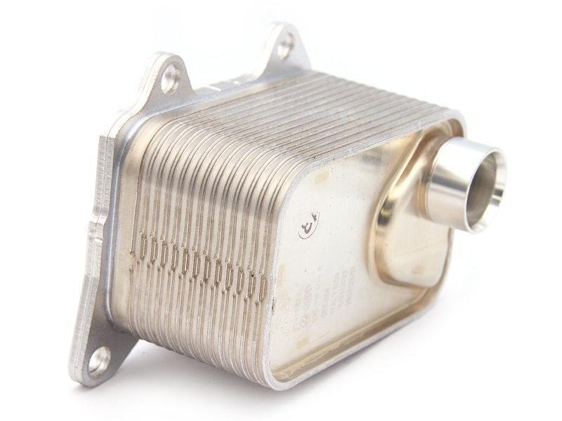 Original Porsche 95811702110 Engine oil cooler for Porsche 95B Macan 2 ...