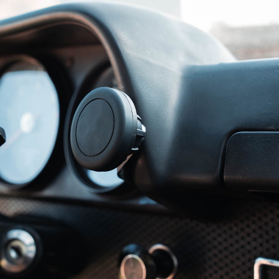 ExactFit Magnetic Phone Mount. Porsche 914 wireless charging with ...