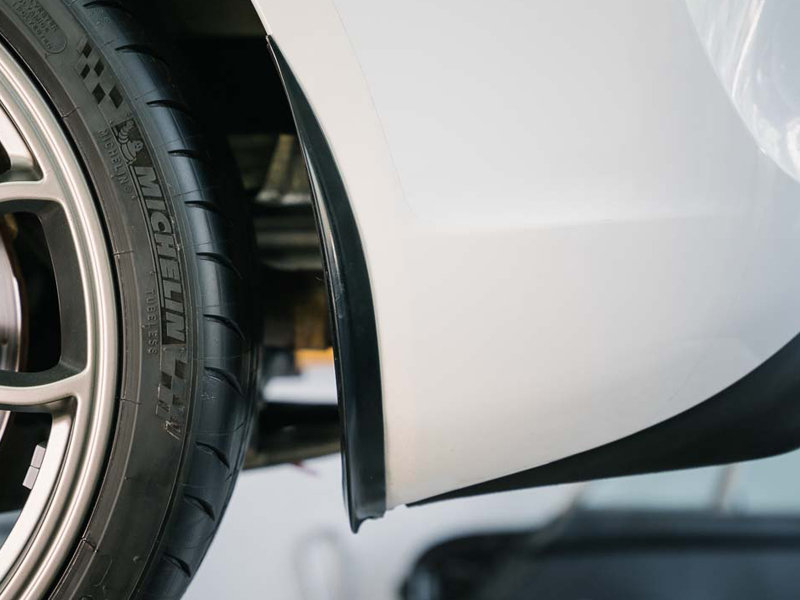 Rennline universal silicone rear stone chip guards - E300-18IN | Design 911