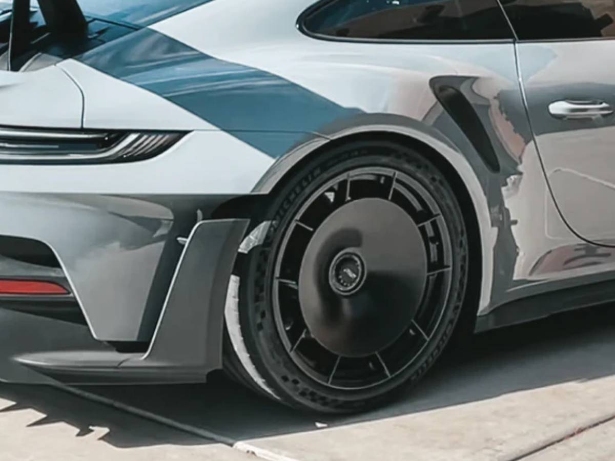 Aero disc rear wheel carbon fibre for magnesium wheels. Porsche 992 GT3 ...