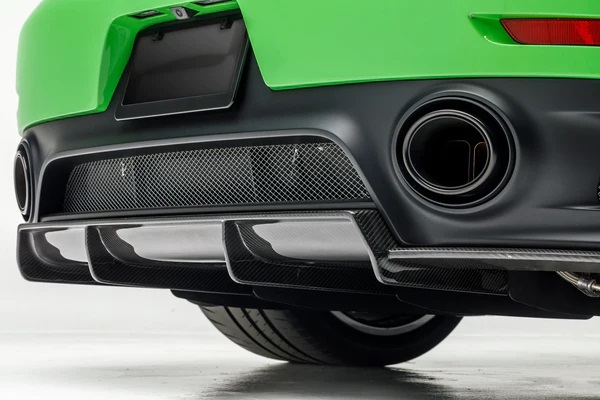 Rear bumper lower diffuser in high gloss carbon fibre. Porsche 991.2 ...