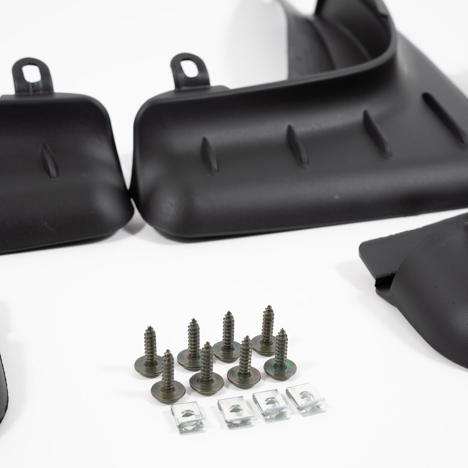 Mud flap kit front and rear. Porsche 95B Macan - E389 | Design 911