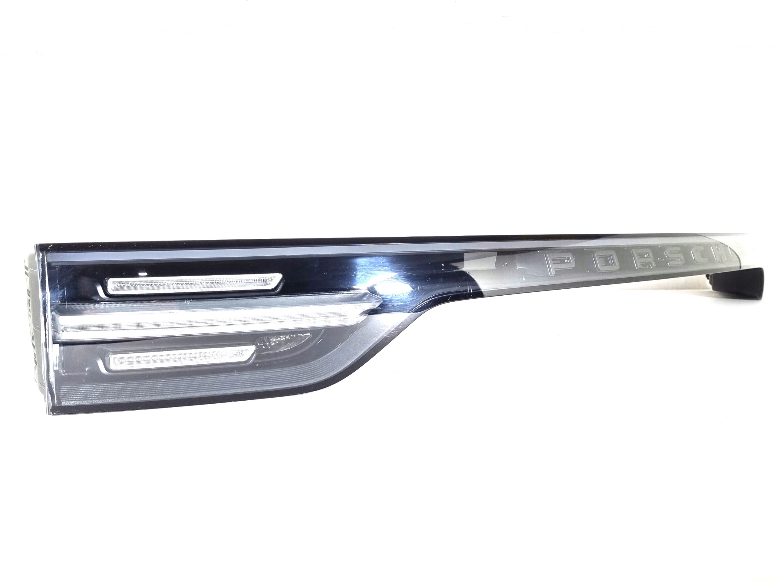 Rear light unit centre. Porsche 9YA Cayenne 2018>> - 9Y0945081AH ...