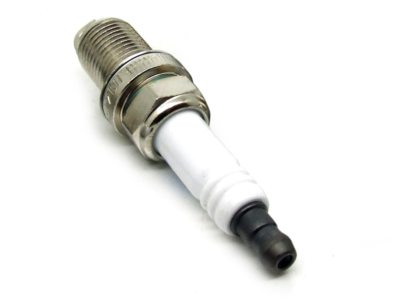 Spark Plug Porsche Cayenne V8 S - 99917021890 | Design 911