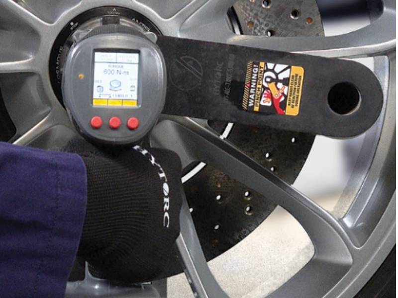 Porsche 997 Locking device for centre lock wheels 99734125104 ...