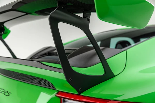 Rear decklid spoiler in high gloss carbon fibre. Porsche 991.2 GT2 RS ...