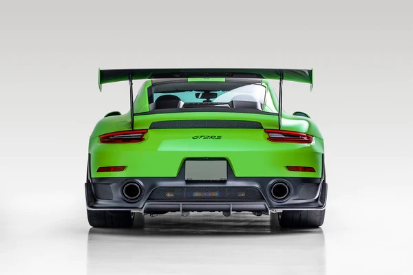 Rear decklid spoiler in high gloss carbon fibre. Porsche 991.2 GT2 RS ...