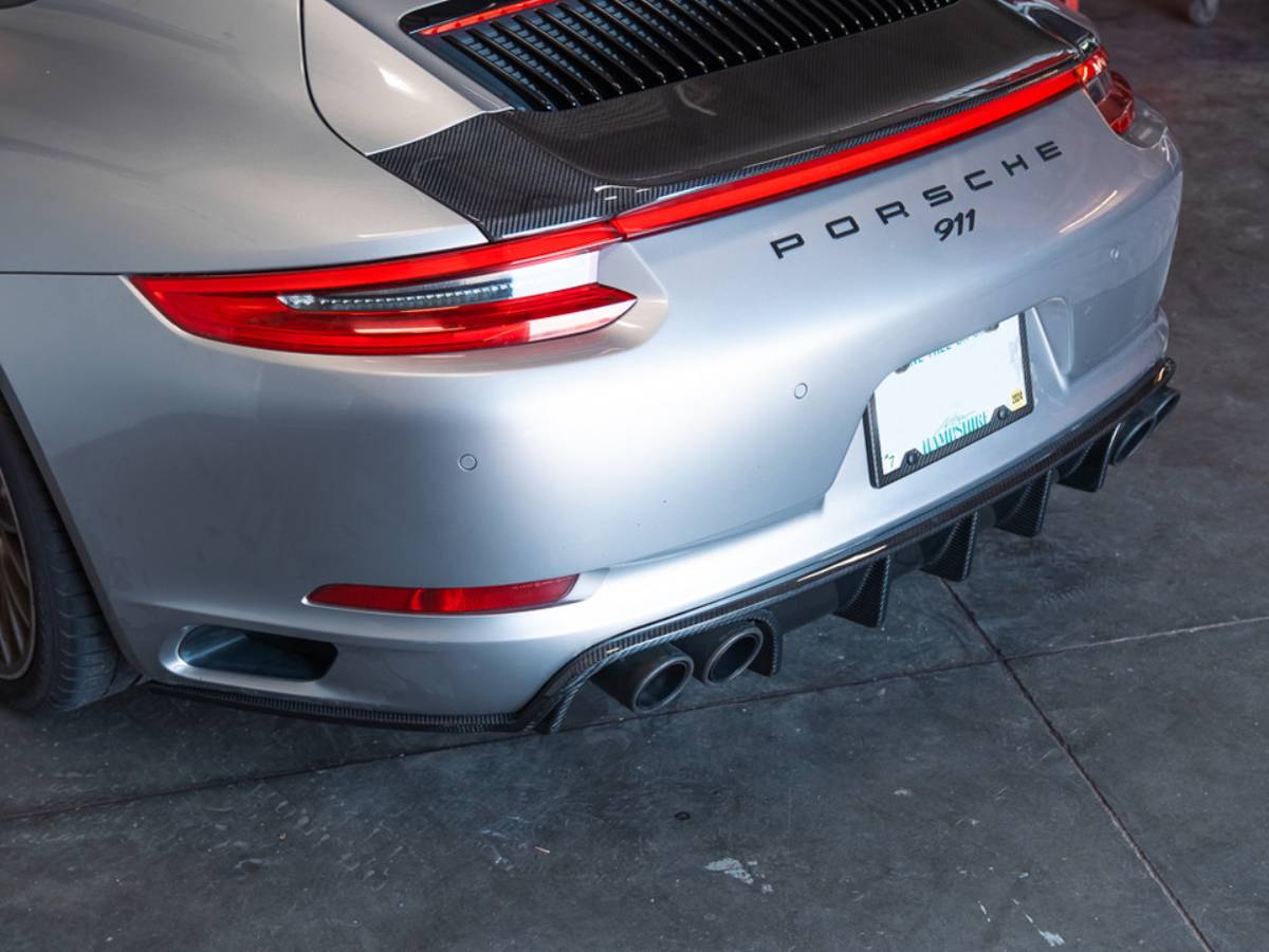 Rear bumper diffuser carbon fibre by Rennline. Porsche 991.2 ...