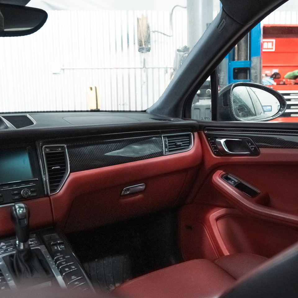 Rennline dash trim trim kit carbon fibre. Porsche 95B.1 Macan LHD ...