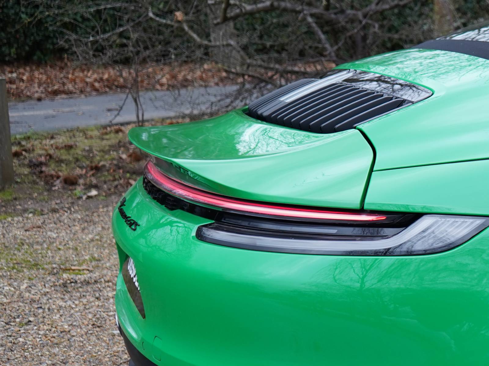 Rear ducktail spoiler carbon fibre. Porsche 992 targa / Cabriolet 992827952G2X 992827847BG2X ...