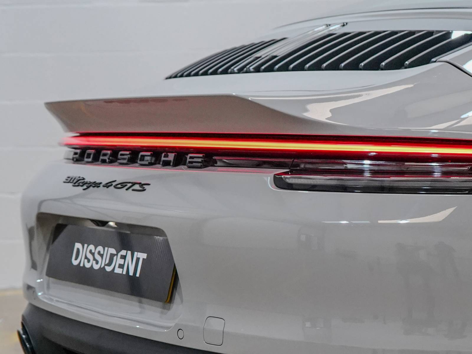 Rear ducktail spoiler carbon fibre. Porsche 992 targa / Cabriolet ...