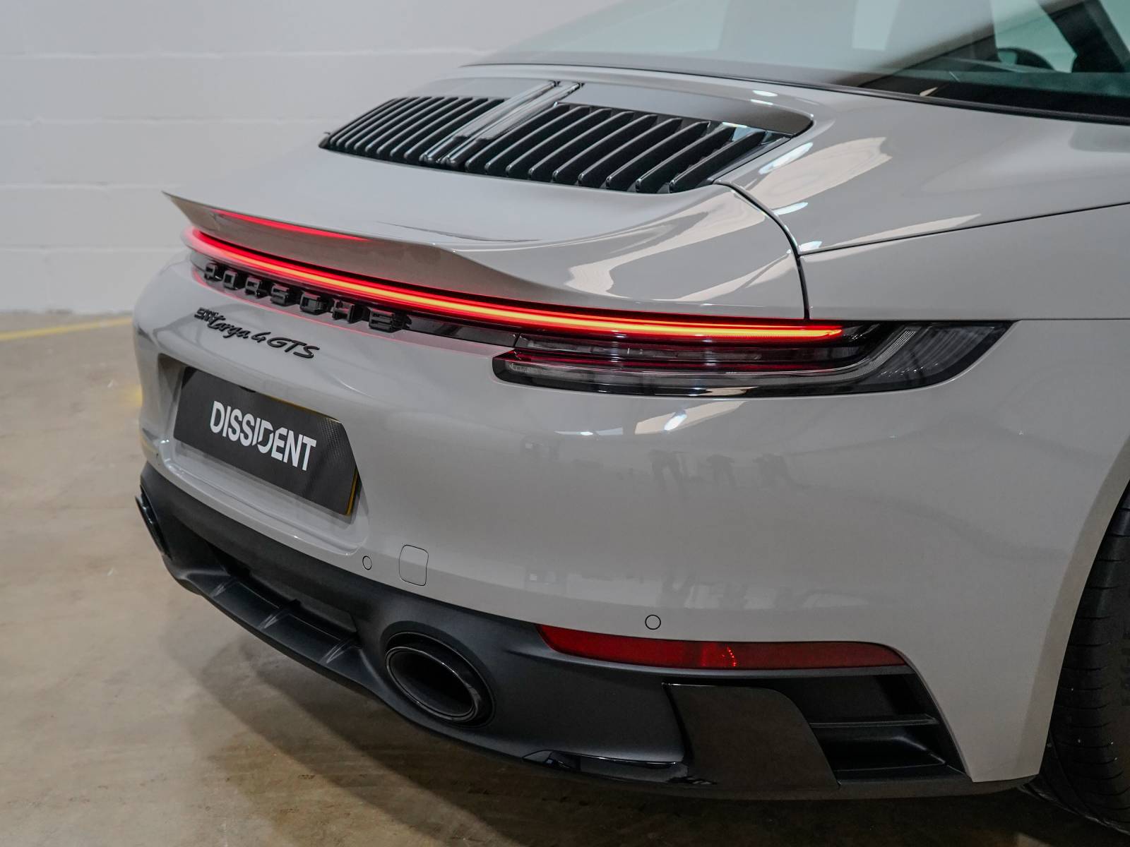 Rear ducktail spoiler carbon fibre. Porsche 992 targa / Cabriolet ...