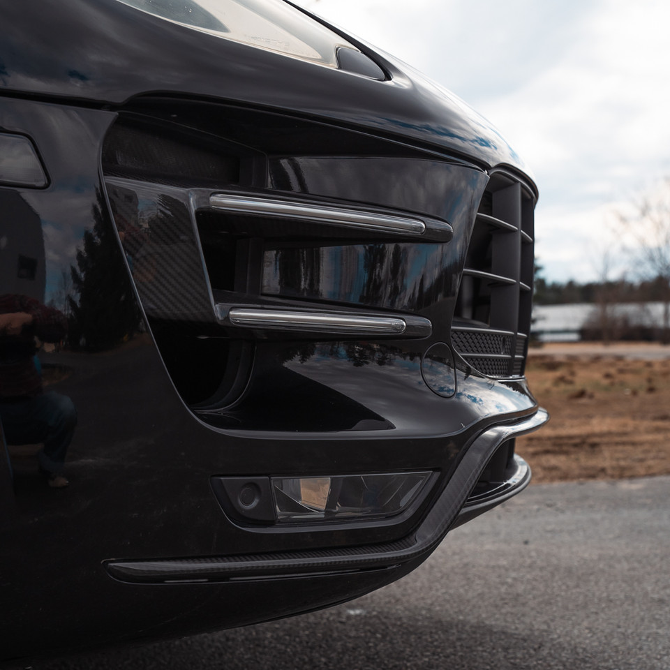 Rennline front lip spoiler carbon fibre. Porsche 95B.1 Macan turbo ...
