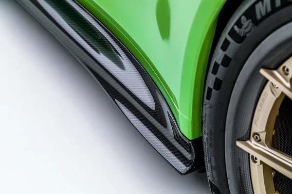 Aero side skirts in high gloss carbon fibre. Porsche 991 GT3 RS / GT2 ...