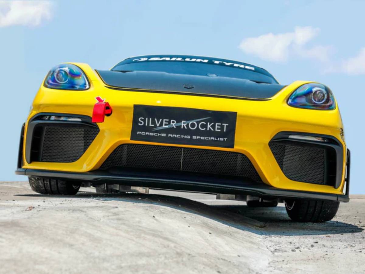 Front lower spoiler undertray carbon fibre. Porsche 718 Cayman GT4 RS ...