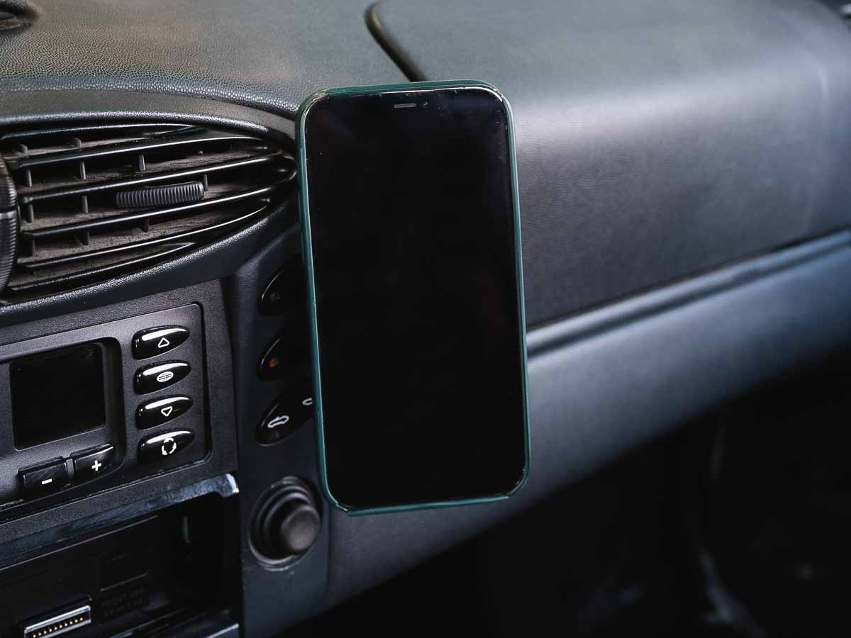 Buy Porsche 996 (911) (1997-2005) Magnetic Phone Mount | Design 911